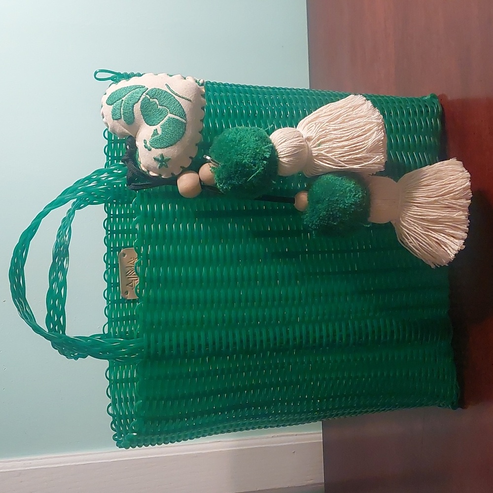 Heavy Duty Plastic Trendy Bag With Tassels - Gem